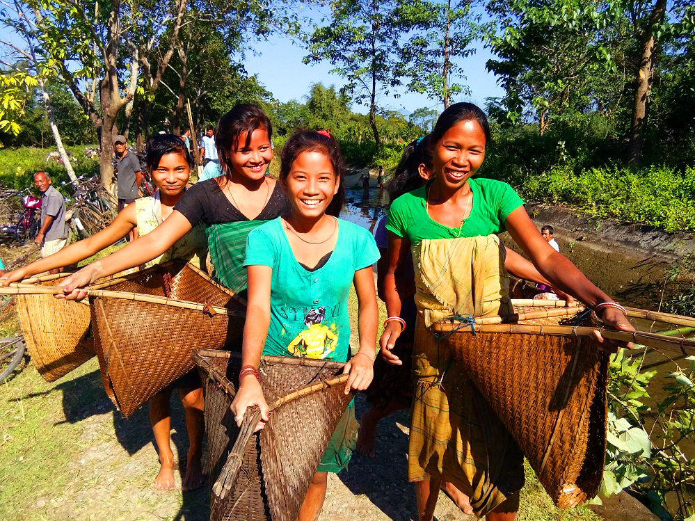 Community fishing at Samoka River | Assam Times