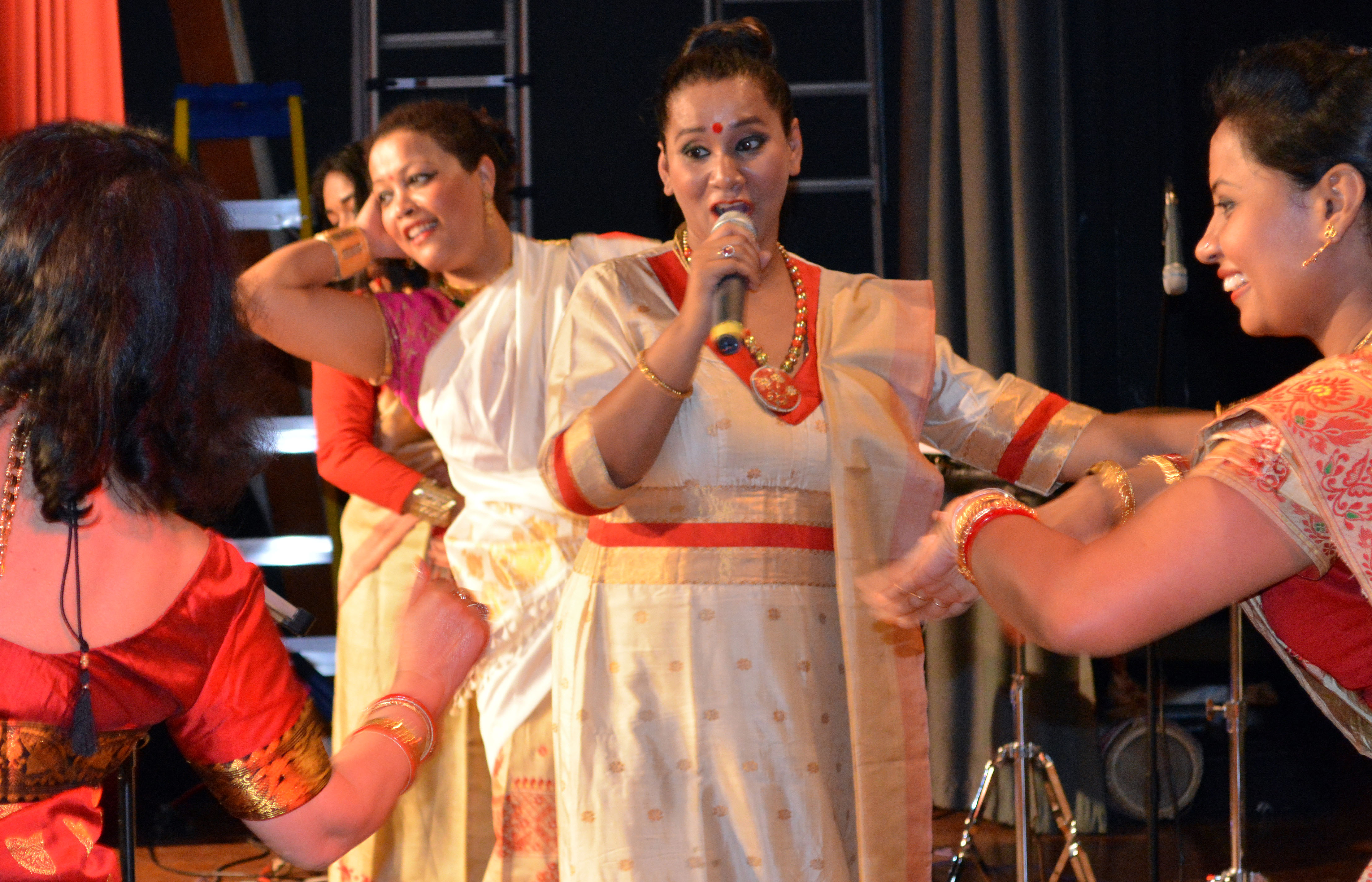 Kalpana Patowary enthralls London bihu | Assam Times